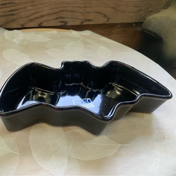 Chantal | Kitchen | Chantal Bat Shaped Baking Pottery Qt | Poshmark